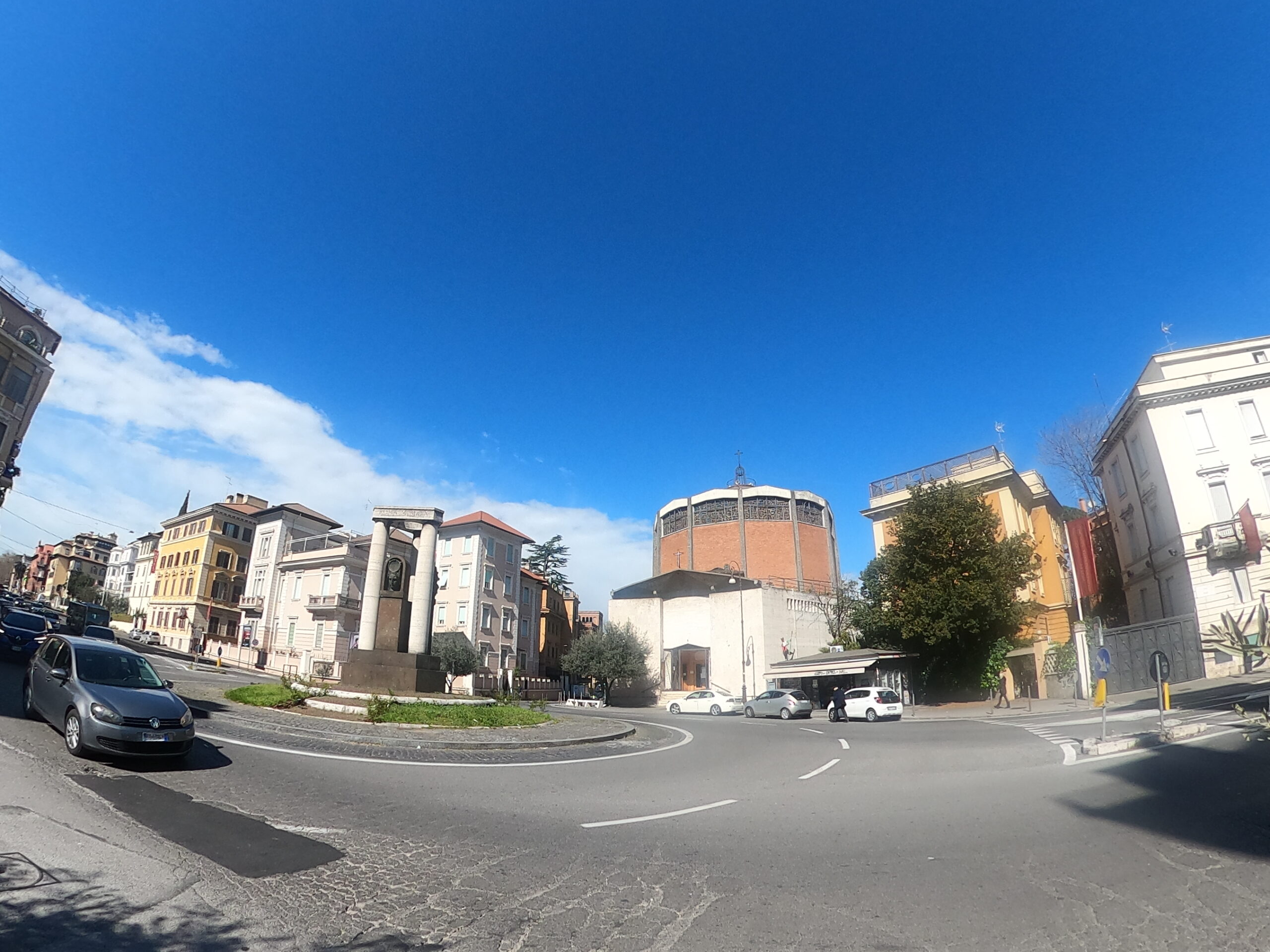 Monumento Piazza Salerno - Piazza Bologna - Roma